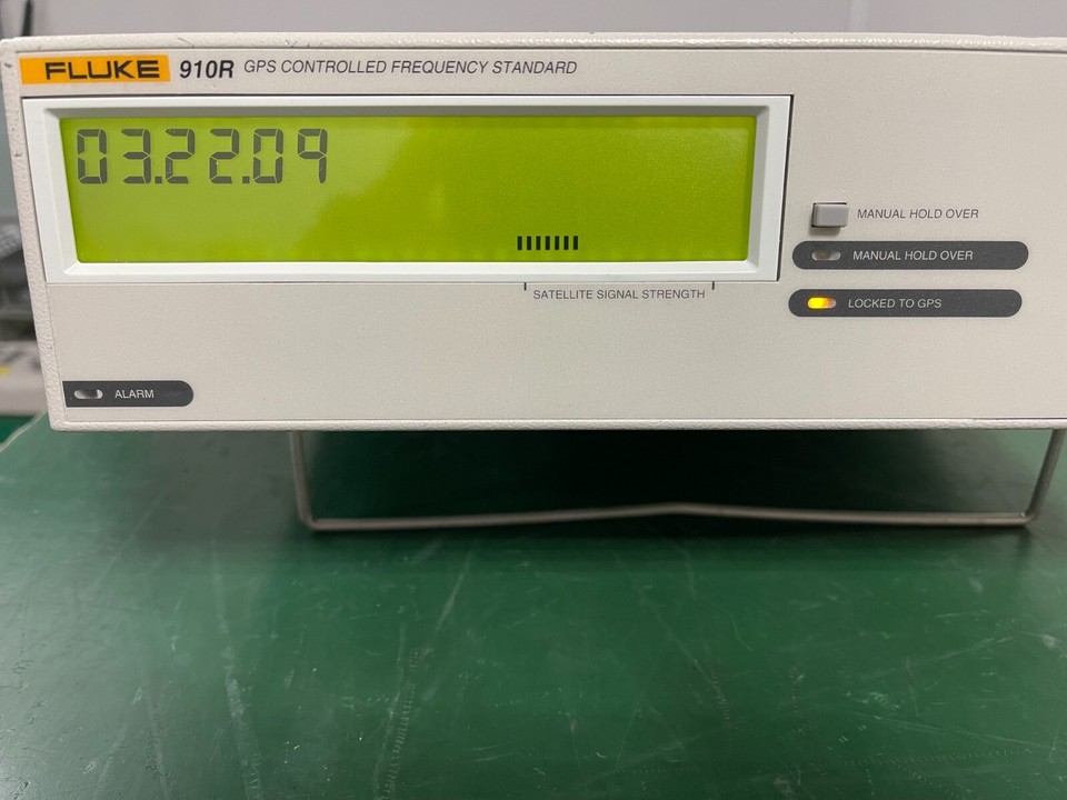Fluke 910R GPS Controlled Frequency Standard _ 736 | eBay