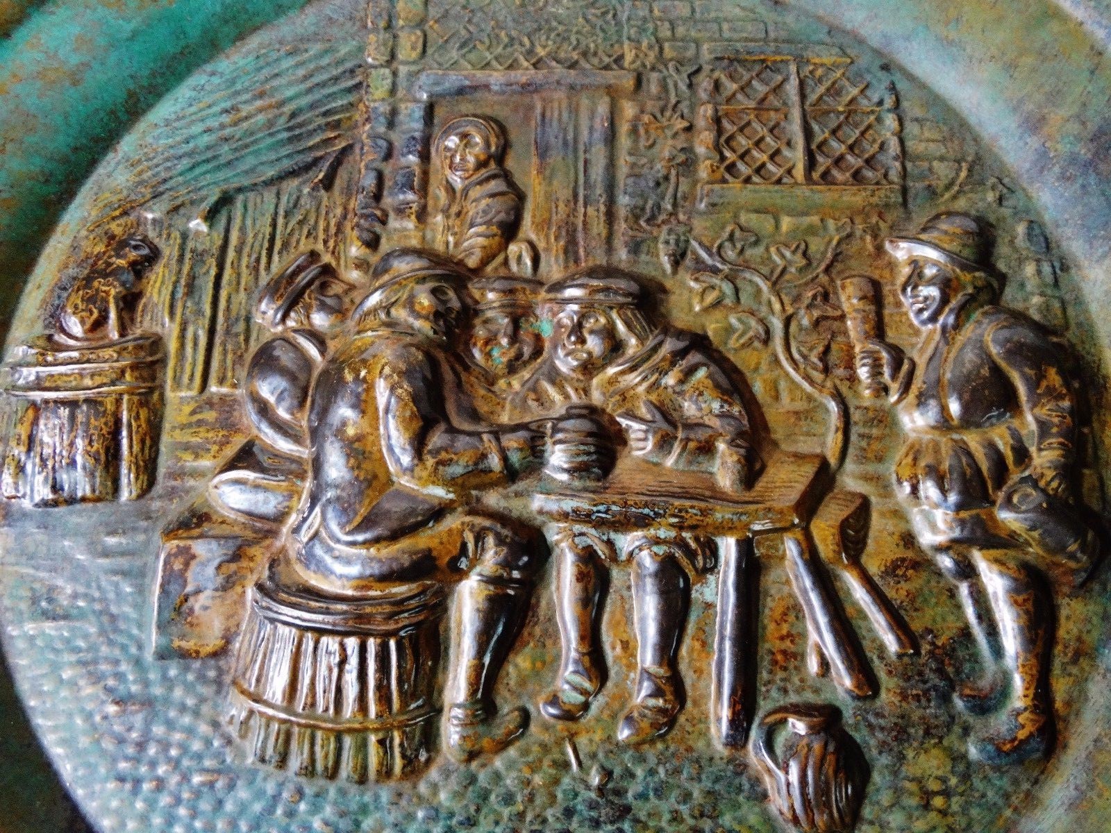 Verdigris Patina PEERAGE ENGLAND WALL PLATE TAVERN SCENE ''16 3/4 LARGE ...
