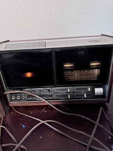VNTG Ampex Brand Micro 87R Model AM/FM Radio/Cassette Player w/ Power ...