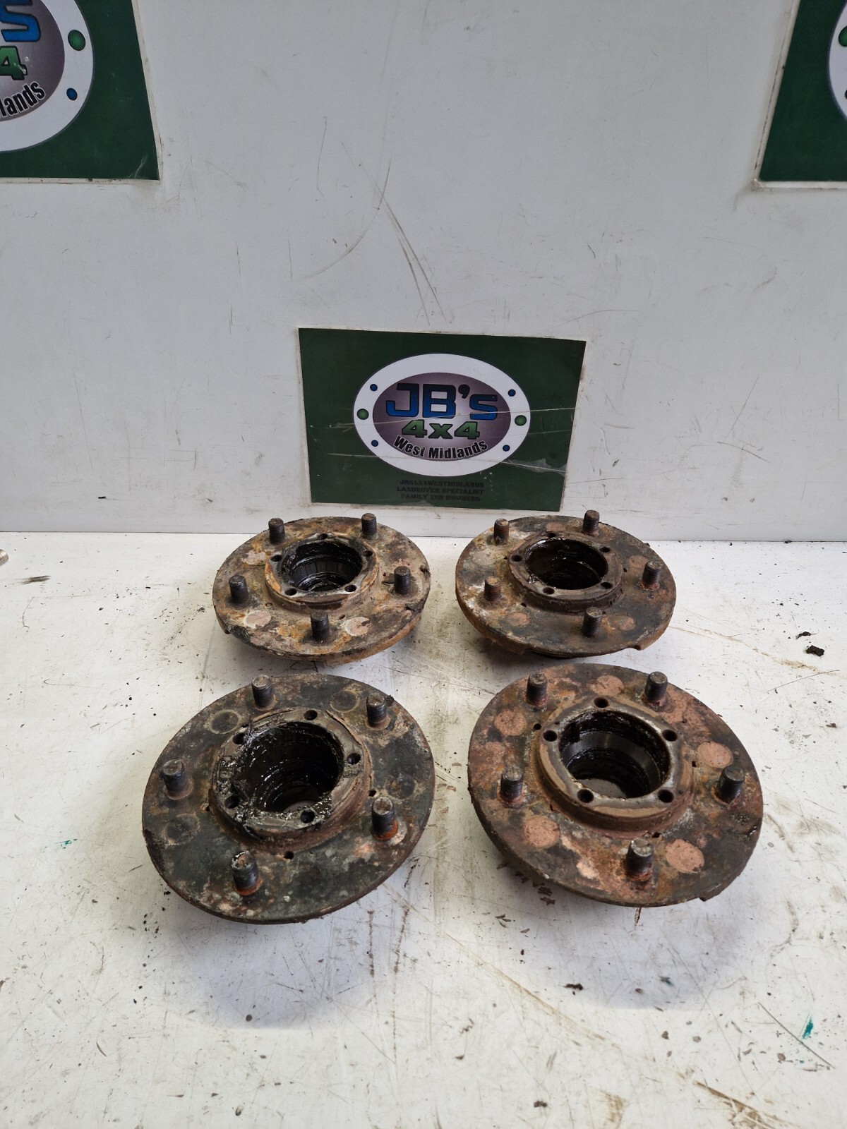 LAND ROVER DISCOVERY 1 300 TDI SET OF 4 WHEEL HUBS | eBay