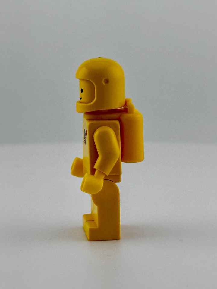 LEGO Classic Yellow Spaceman Pristine Period Correct Parts RARE sp007 ...