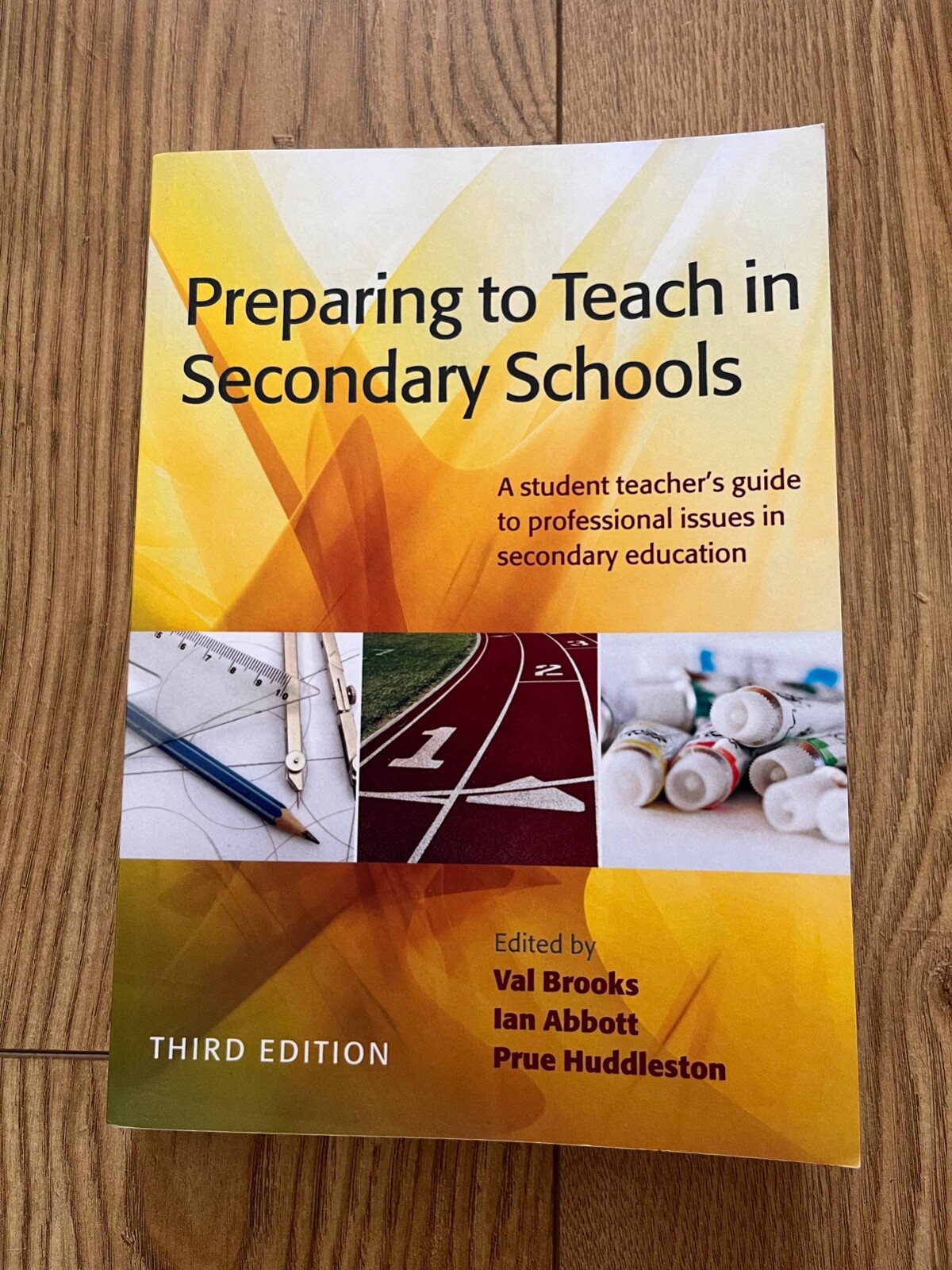 Preparing to Teach in Secondary Schools : A Student Teacher's Guide to ...