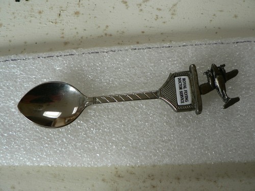 OLD SPOON ROYAL FLYING DOCTOR SERVICE AIRPLANE VERY RARE RANDA MADE IN ...