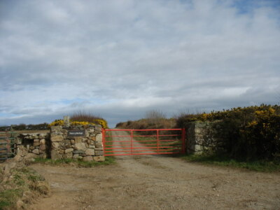 Photo 6x4 Gateway to Pant y Cochyn Hebron/SH4584 The name Pant y Cochyn ...