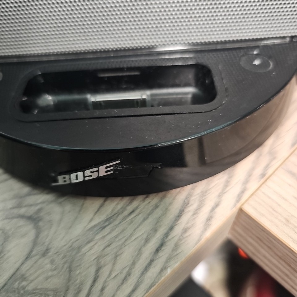 Bose SoundDock Series II Portable Digital Music System w/Power Adapter ...