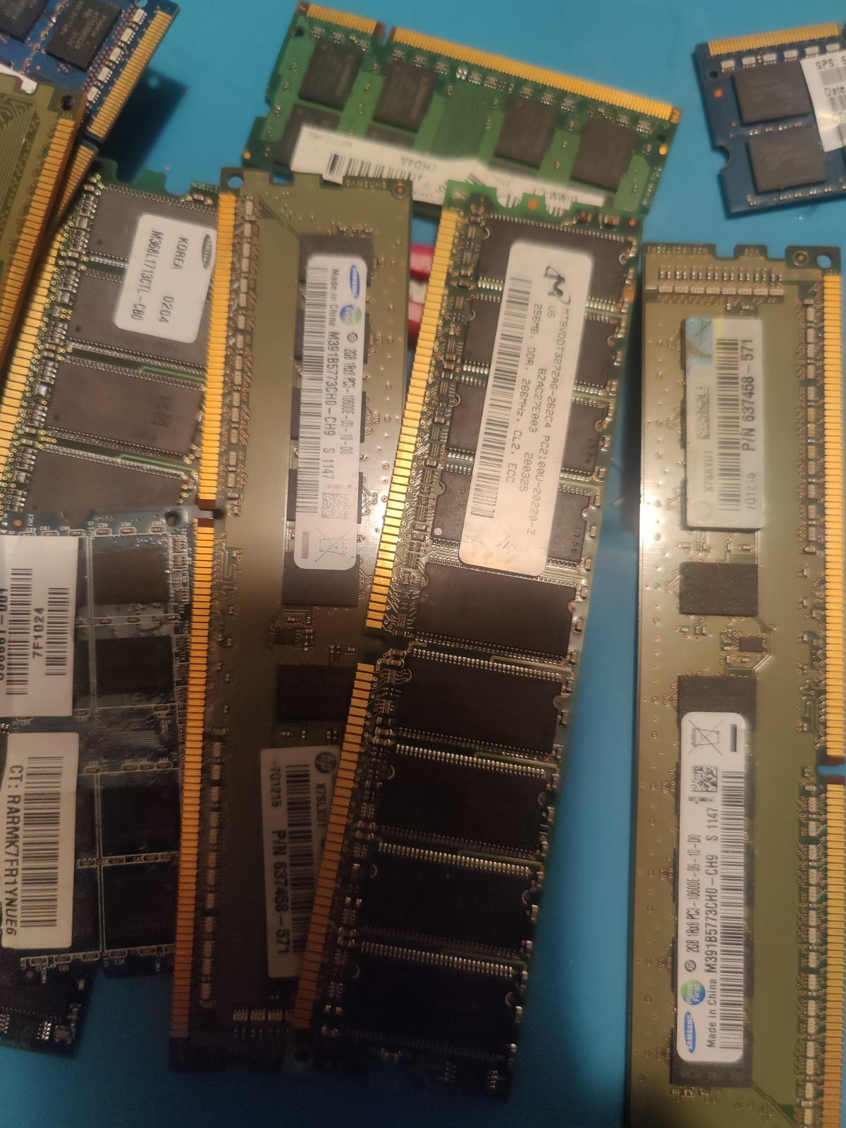 Lot of 1 lbs 10.5 oz Computer Ram Memory Gold Fingers for Scrap Gold ...