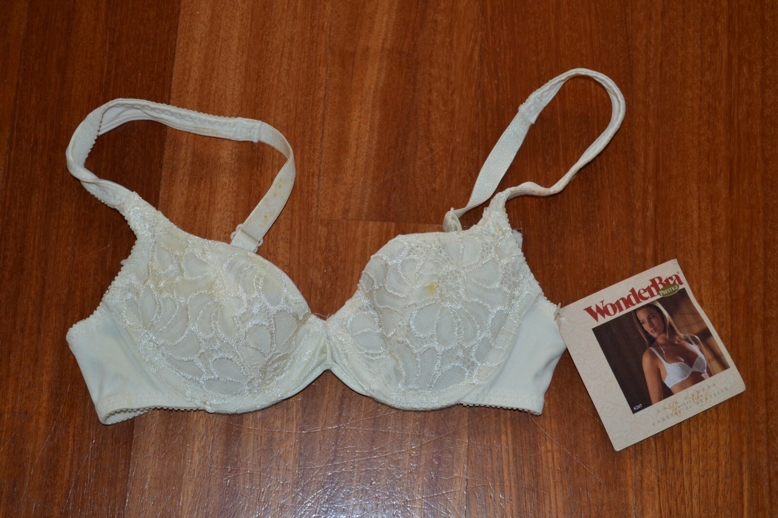 Wonderbra Push-Up Bra Vintage Lace with removable pads White Ivory BNWT ...