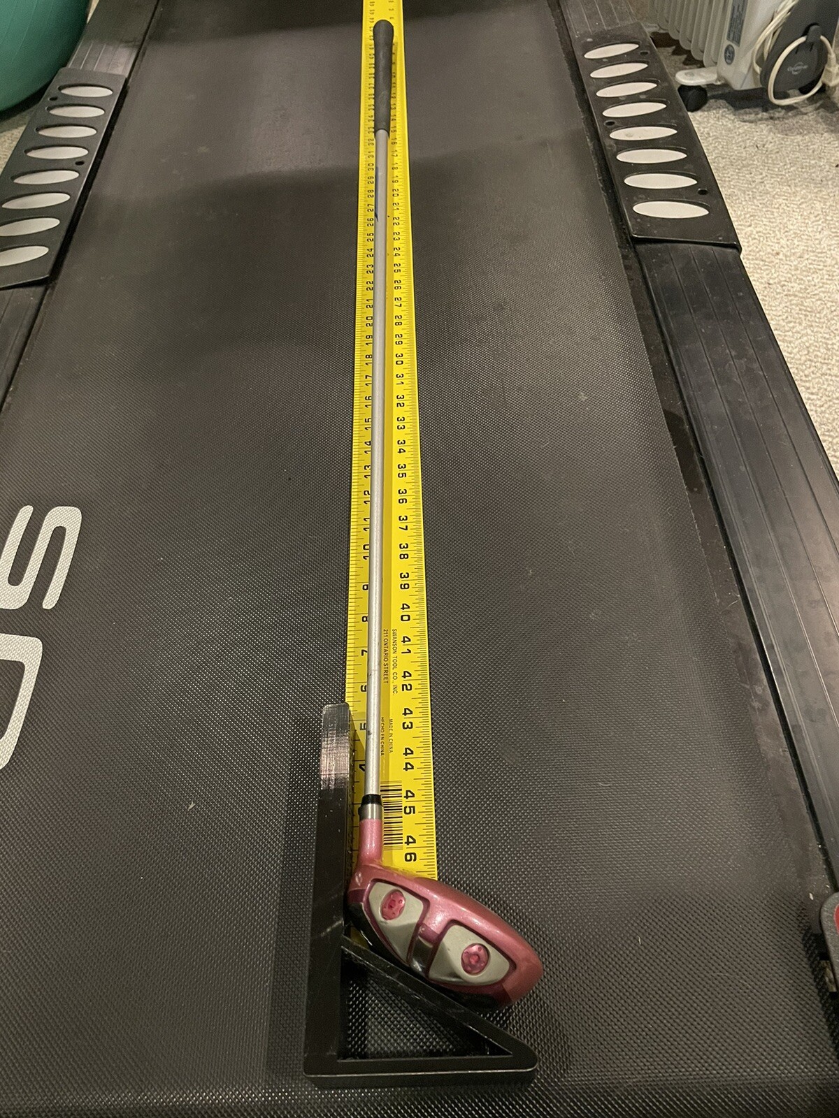 “The 60” Golf club ruler measures golf club length for left or right ...