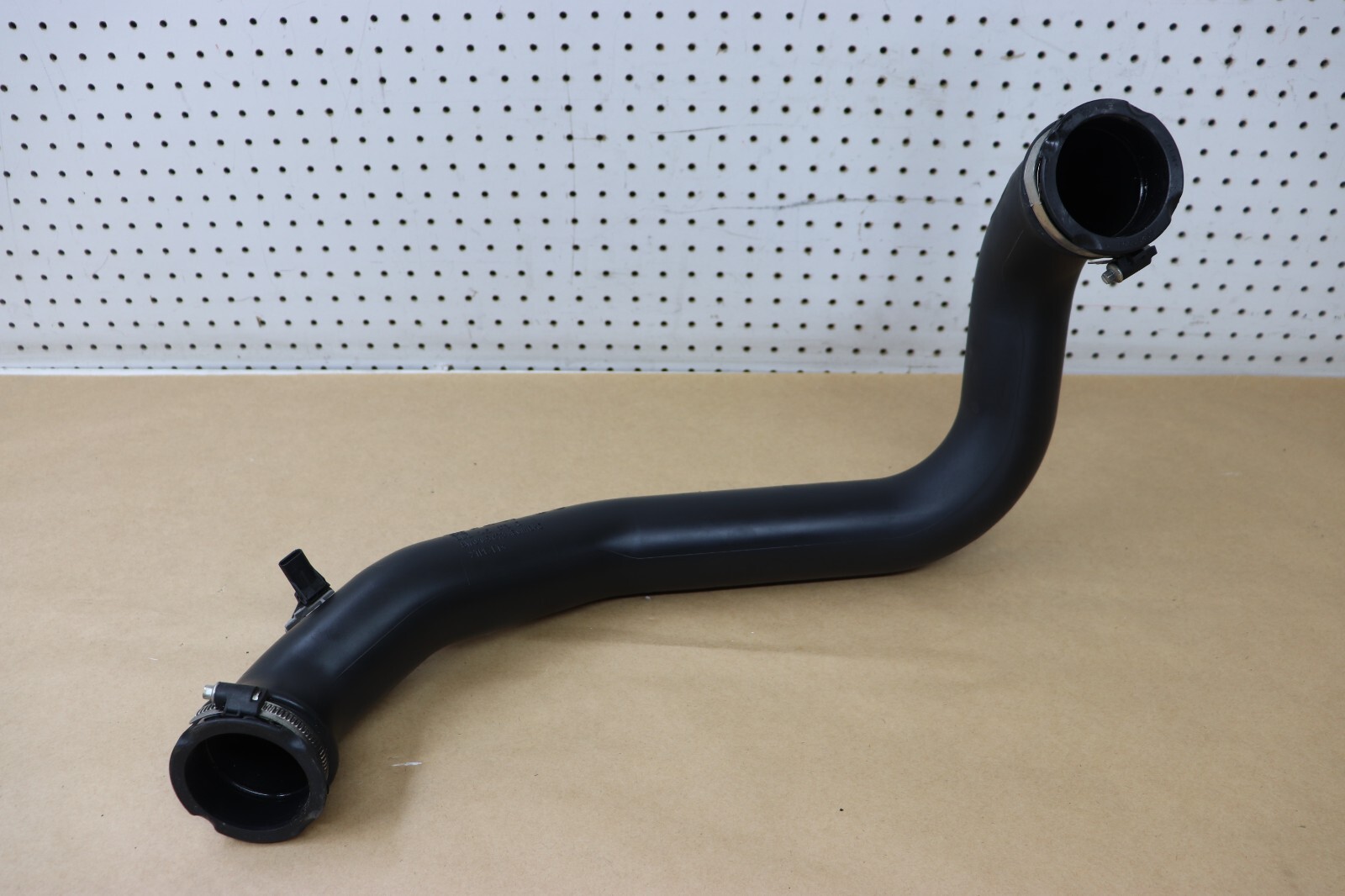 Air Tube Intercooler Pressure Resonator Hose 8W0145673 Fits 2018 Audi ...