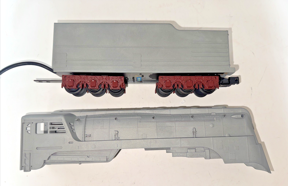 MTH O GAUGE HIAWATHA STEAM LOCO (SHELL ONLY) & TENDER NEW UNFINISHED ...