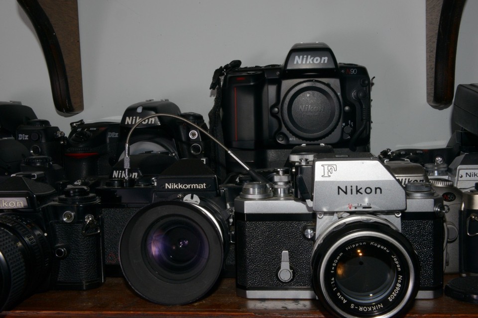VINTAGE 35MM & DIGITAL CAMERA COLLECTION Nikon, Minolta, Canon, Kodak ...
