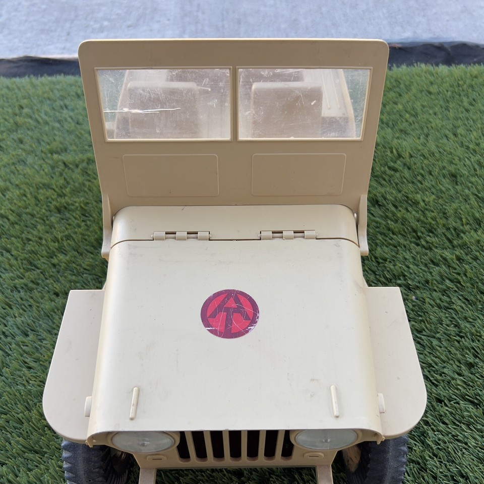 VINTAGE 1971 GI JOE ADVENTURE TEAM TAN DESERT PATROL JEEP HASBRO W ...