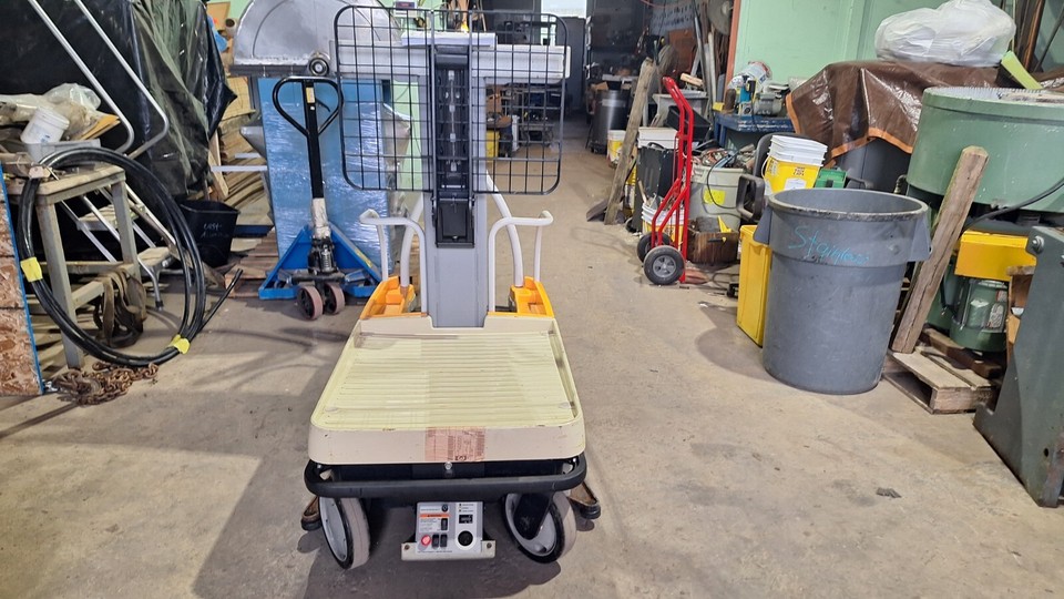 CROWN WAV 50-118 Work Assist Vehicle Crown Wave 252 Hours Man Lift New ...