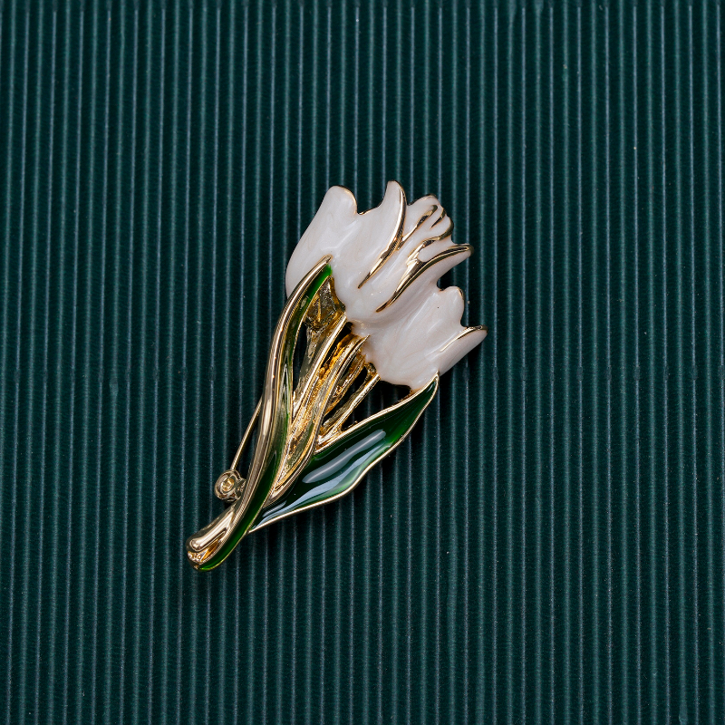 Exquisite Women Crystal Badge Pin Vintage Enamel Brooch Pin Elegant ...