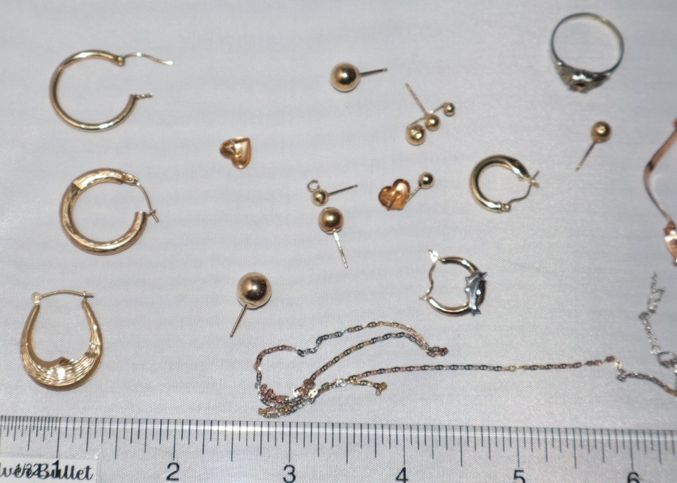 14KT Gold Scrap - Broken chains, damaged earrings & other small scrap ...
