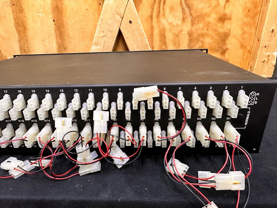 Bittree B48DC-FNOIT/E3 2x24 12" Depth Patchbay w/3 Pin ELCO Connectors ...