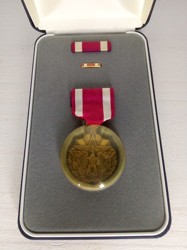 US Military Meritorious Service Medal, Ribbon & Lapel Pin, Presentation ...