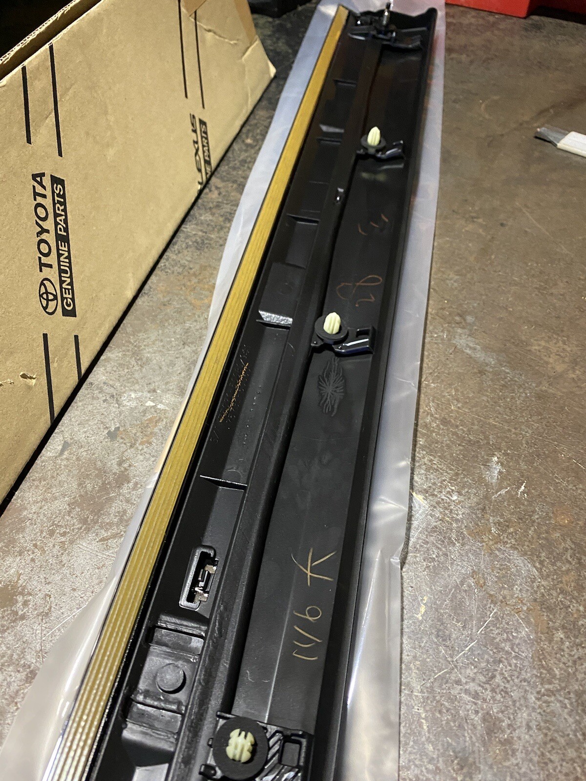 2013-2017 LEXUS LS460L LS600L Moulding Left Front Door 75072-50080-C0 ...