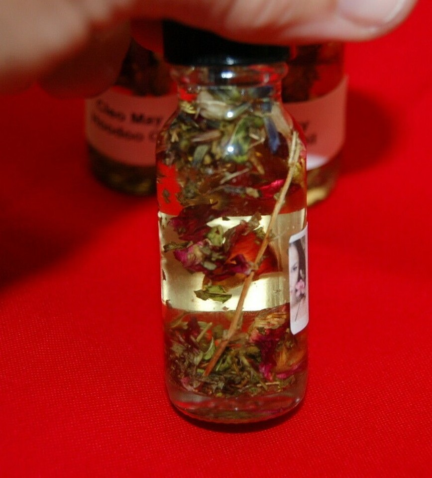 Cleo May Hoodoo Oil (1) 1/2 oz Bottle Powerful, Passion, Lust, Santeria ...