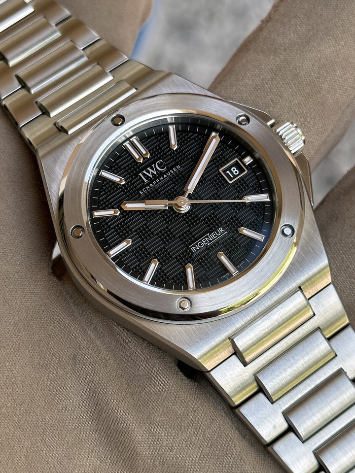 IWC Ingenieur Men's Black Dial Watch IW328901 Automatic 40mm Steel Case ...