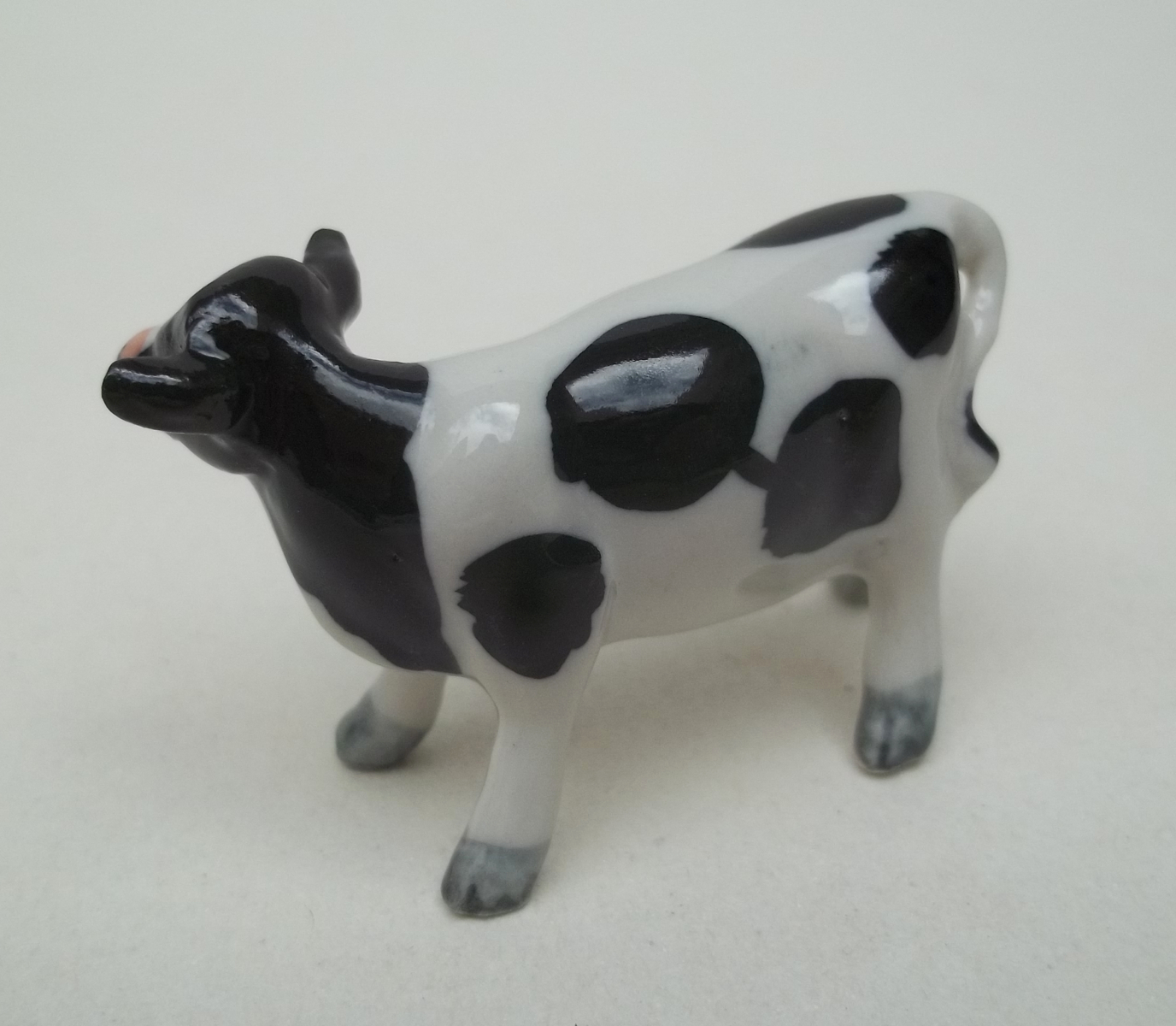 vachette en céramique, miniature de collection, koe, kow, bébé vache ...
