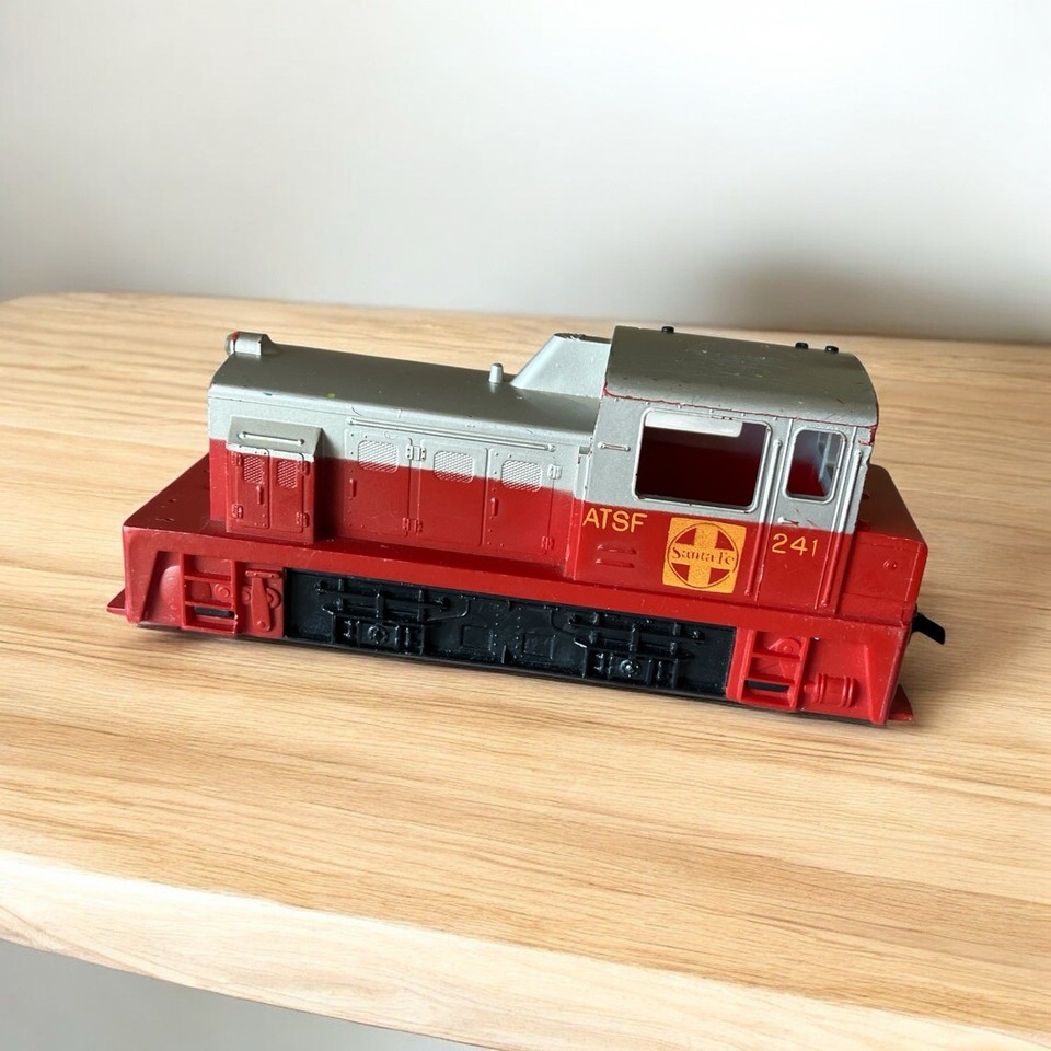 Vintage TYCO-HO Scale-Santa Fe Switcher Locomotive Engine-ATSF #241 ...