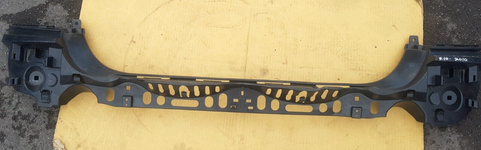 BMW 5 SERIES F10 REAR BUMPER CENTRE COVER BRACKET 51127331600..2010 ...