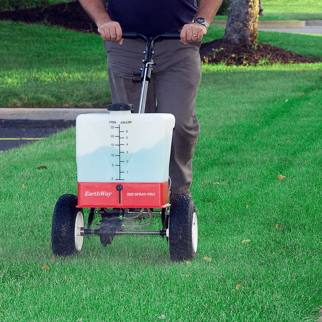 EarthWay Spray Pro Walk-Behind Sprayer - 6.6-Gallon Tank Model# S25 for ...