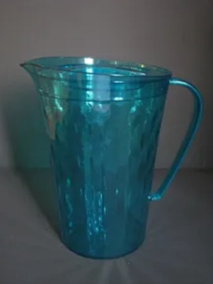 Tupperware Light Reflecting Ice Prisms 2qt Pitcher & Seal Aqua Blue ...