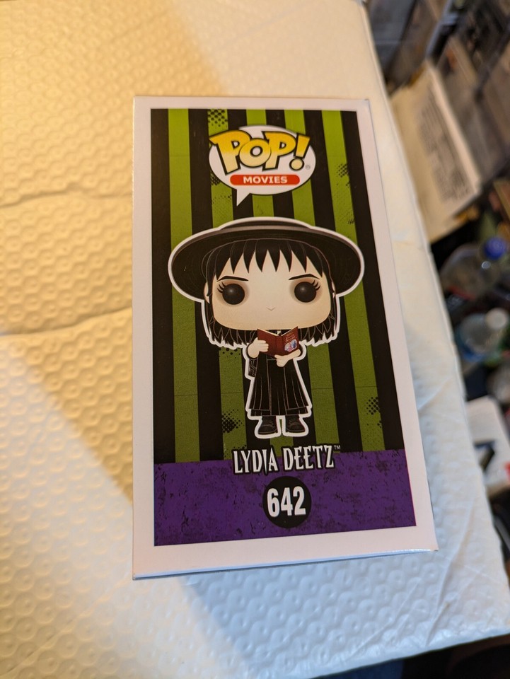 Lydia Deetz (Book) (Box Lunch Exclusive) Funko Pop With Hard Case Pop ...