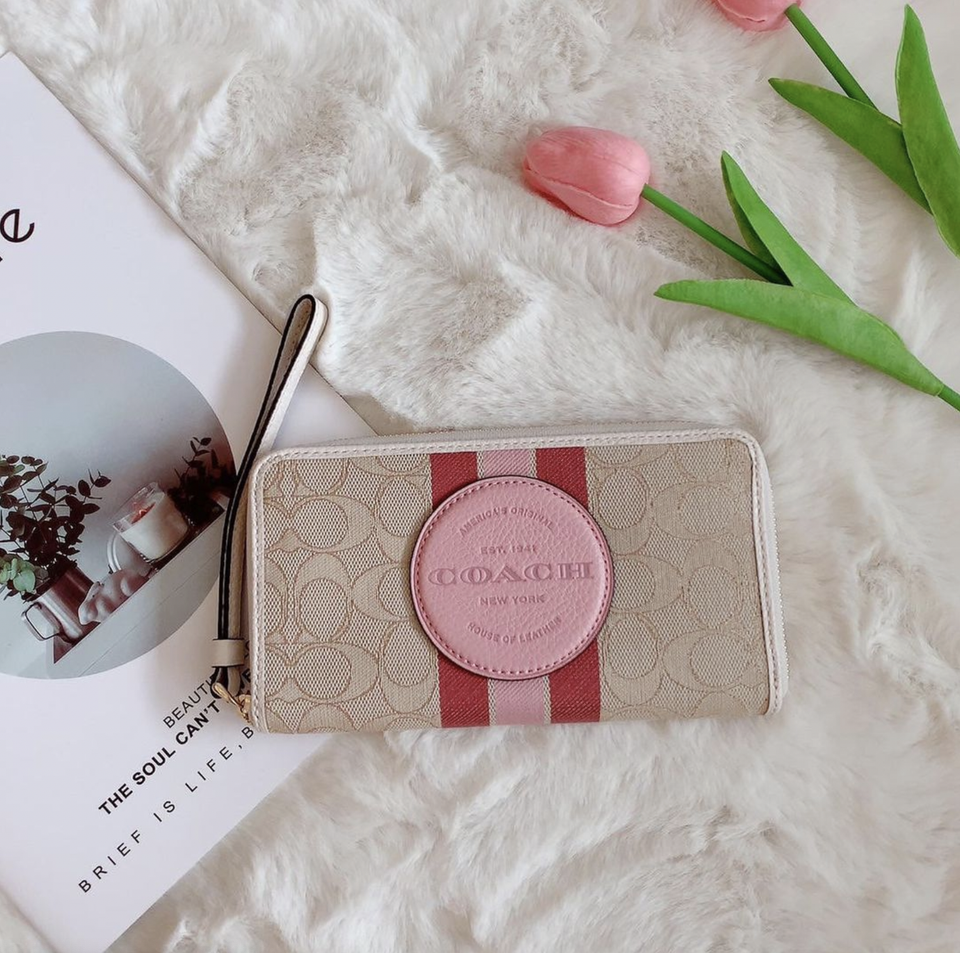 Nwt Coach Dempsey Large Phone Wallet In Signature Jacquard With Stripe ...