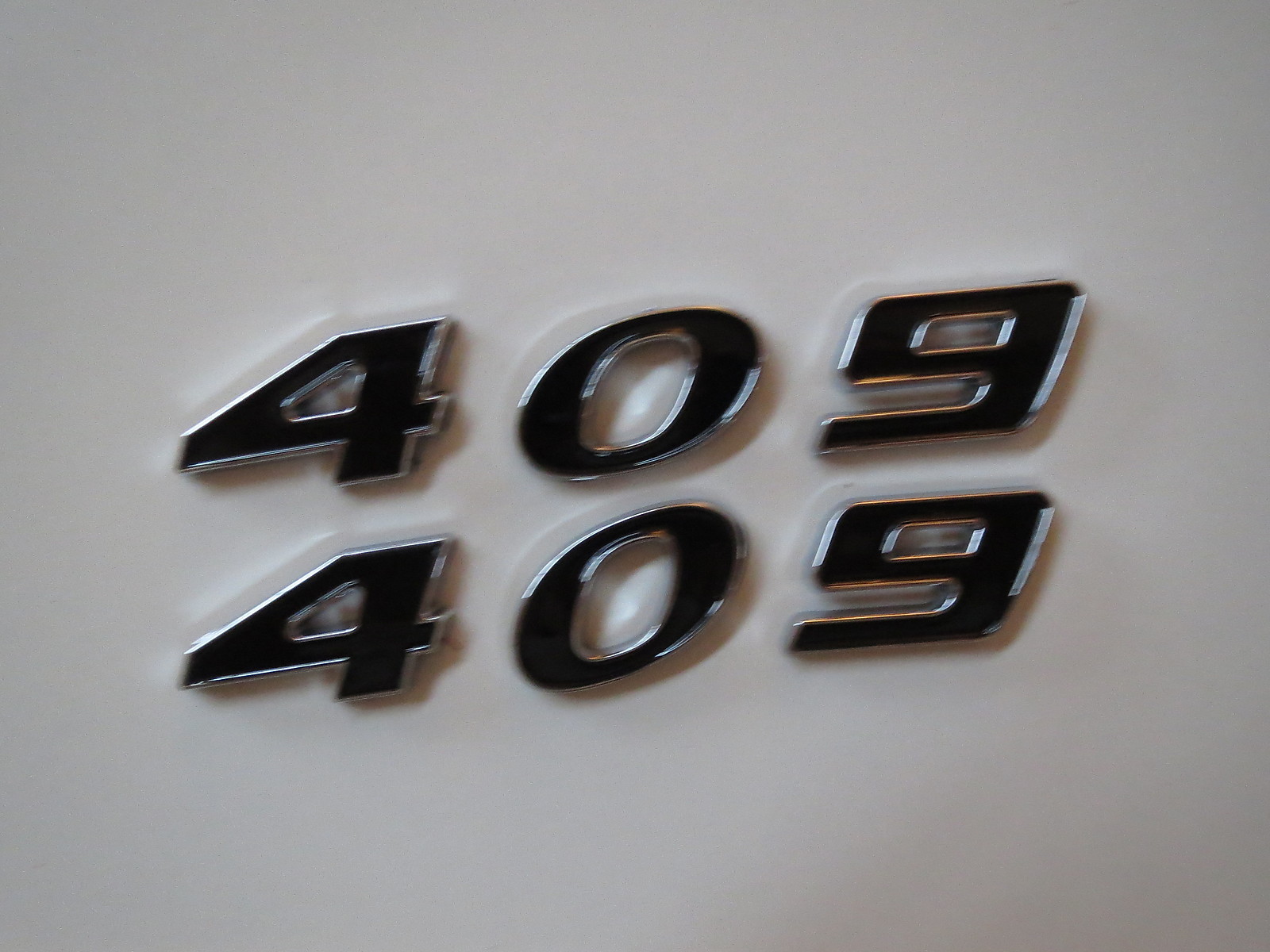 CHEVROLET 409 ENGINE ID HOOD SCOOP QUARTER TRUNK FENDER EMBLEMS - BLACK ...