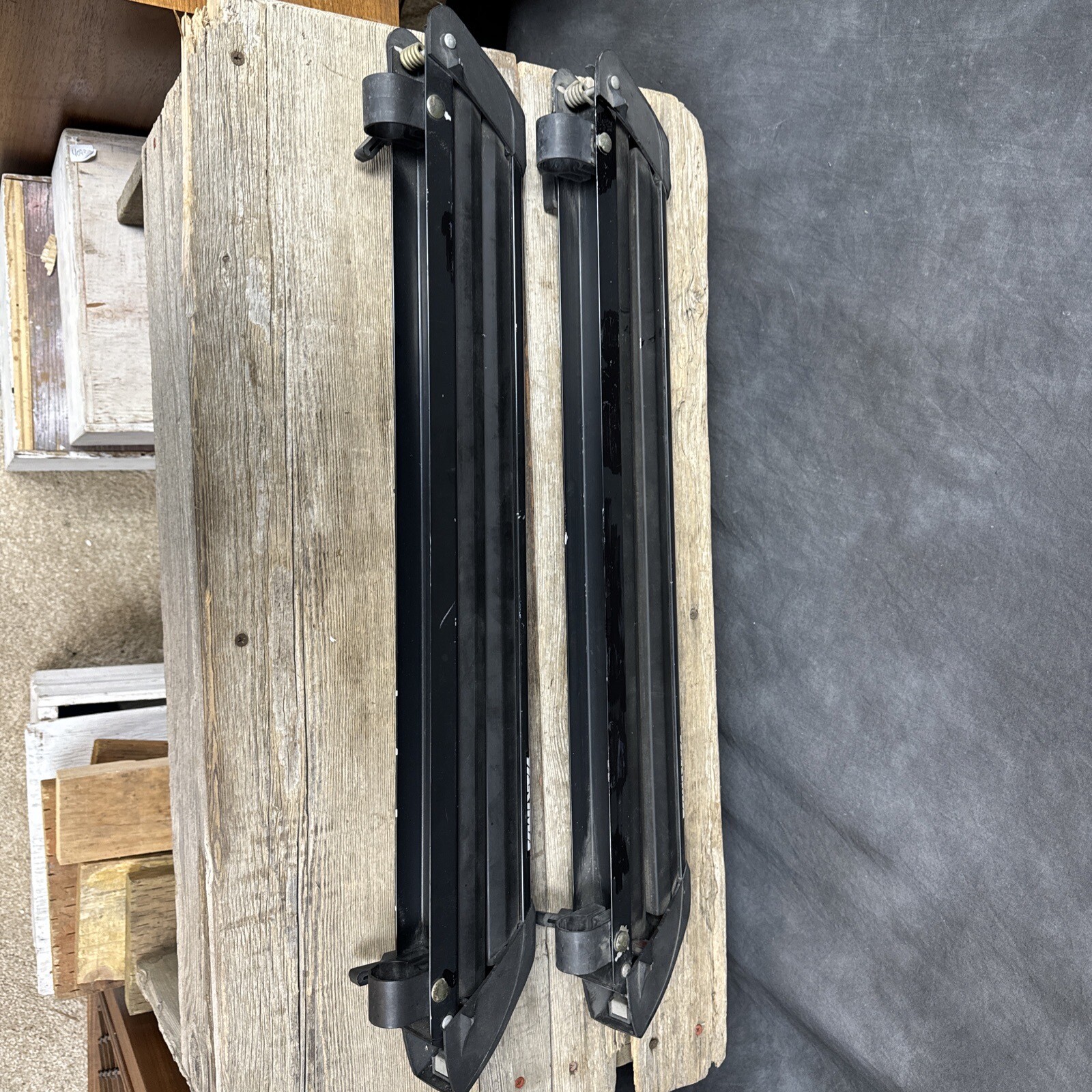 Yakima Button Down 6 Snow Ski Roof Board Rack with Round Crossbar ...