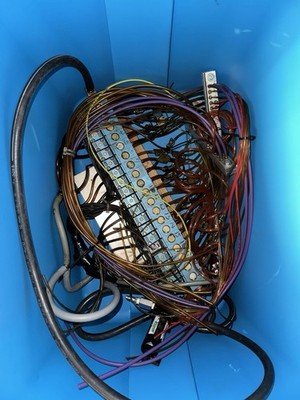 Showbiz Pizza Rock-afire Explosion Mitzi Valve Bank | eBay