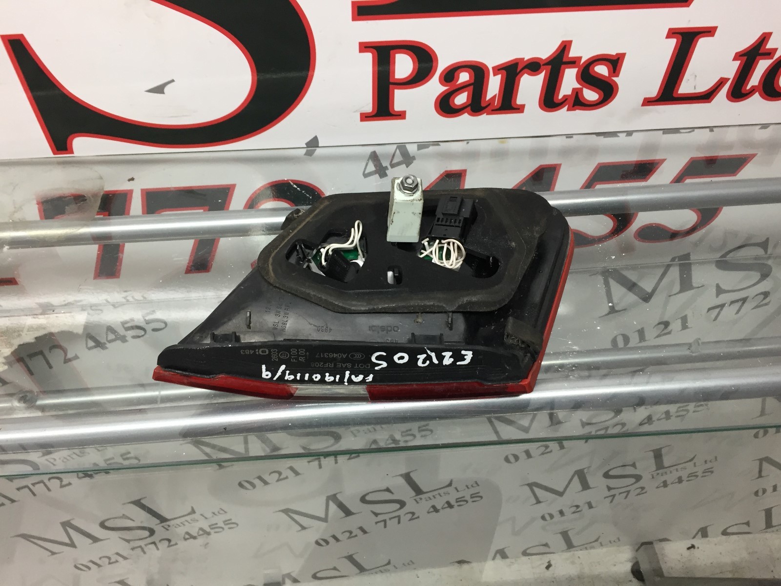 (AS) MERCEDES BENZ W212 E CLASS REAR INNER BOOTLID LIGHT RIGHT ...