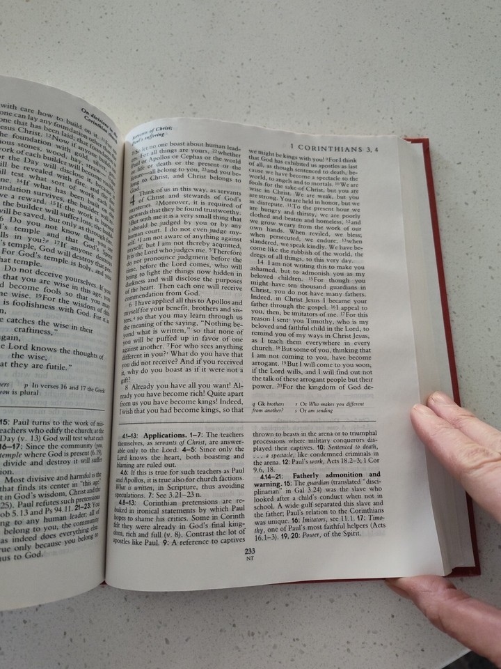 The New Oxford Annotated Bible with the Apocrypha New Revised Standard ...