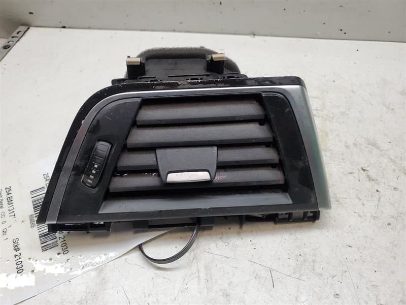 BMW 330I 2017-2018, bisel de ventilación lado derecho del tablero ...