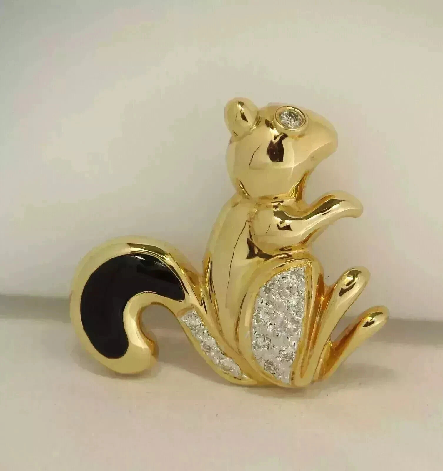 DIAMOND SQUIRREL PENDANT 18K YELLOW GOLD - Gem