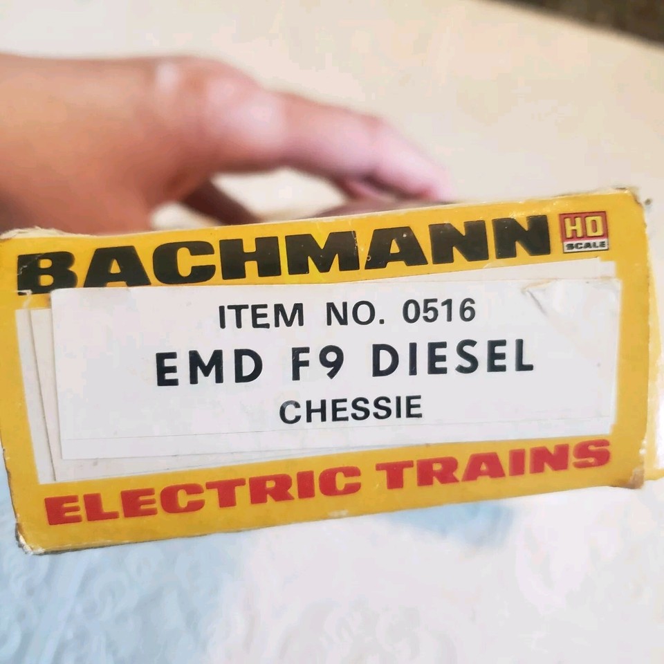 Bachmann HO scale EMD F9 Diesel Locomative Chessie | eBay