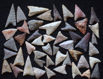 50 common, Sahara Neolithic TRIANGULAR projectile points/tools some ...