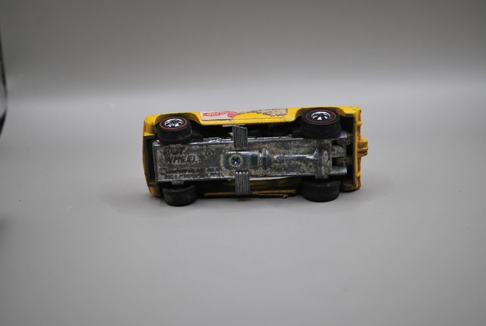 Hot Wheels Snake And Mongoose Redline Red Line Pair Dragsters Yellow ...