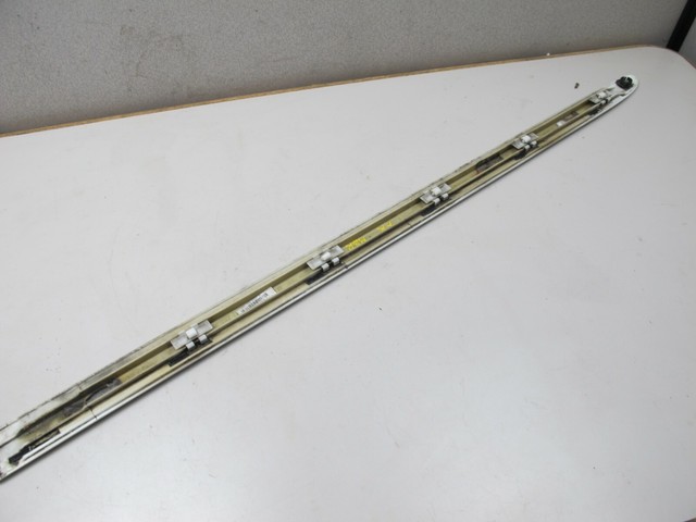 06-09 MERCEDES W251 R350 R500 FRONT RIGHT DOOR MOLDING TRIM PANEL ...