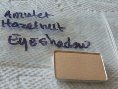AVON AMULET/HAZELNUT (SINGLE SIZE REFILL) EYE SHADOW..BROWNS/BEIGE'S ...