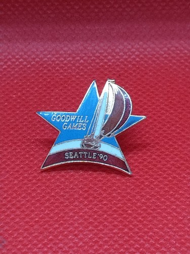 PINS PIN'S LAPEL PIN BADGE COLLECTION VINTAGE LOGO SEATTLE'90 GOODWILL ...