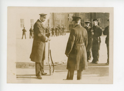 Le Prince Knud du Danemark pendant sa préparation militaire Vintage ...