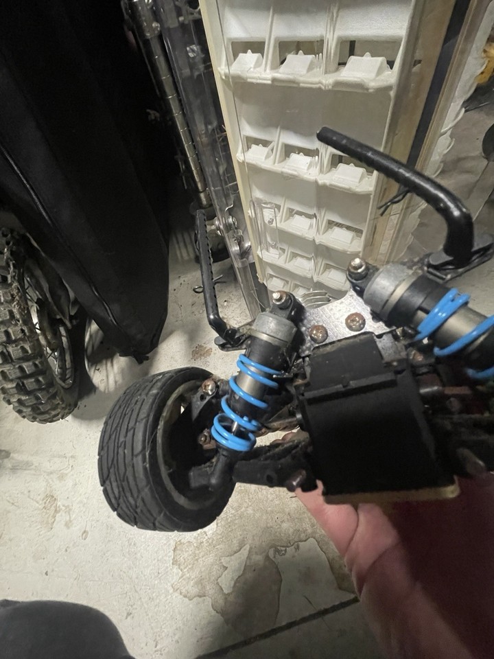 TEAM ASSOCIATED 1/18 SCALE RC18T BRUSHED 4X4 W/BODY | eBay