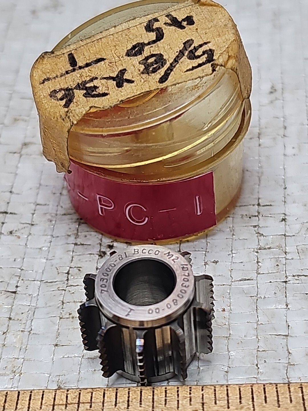 BCCO M2 GEAR HOB CUTTER 5/8" - 36T LA 1°16 STD RH 8MM ARBOR EXCELLENT ...