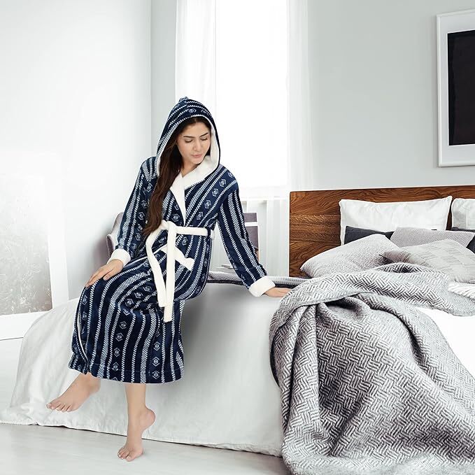 Women Fleece Hooded Bathrobe - Plush Long Robe in Lot NY Threads | eBay
