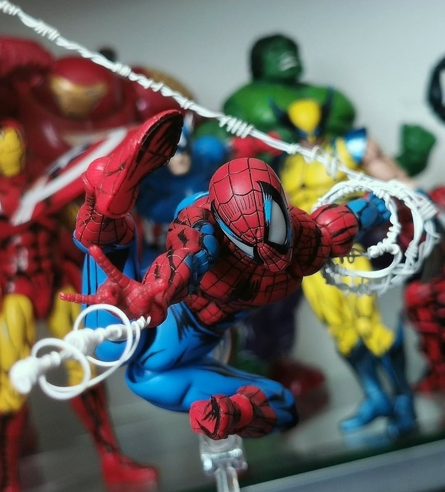 Mafex No.185 Spider-man (Classic suit ver - Cell Shaded) | eBay