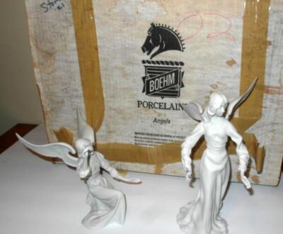 BOEHM NATIVITY SPIRIT OF BETHLEHEM 2 ANGELS STANDING AND KNEELING IN ...